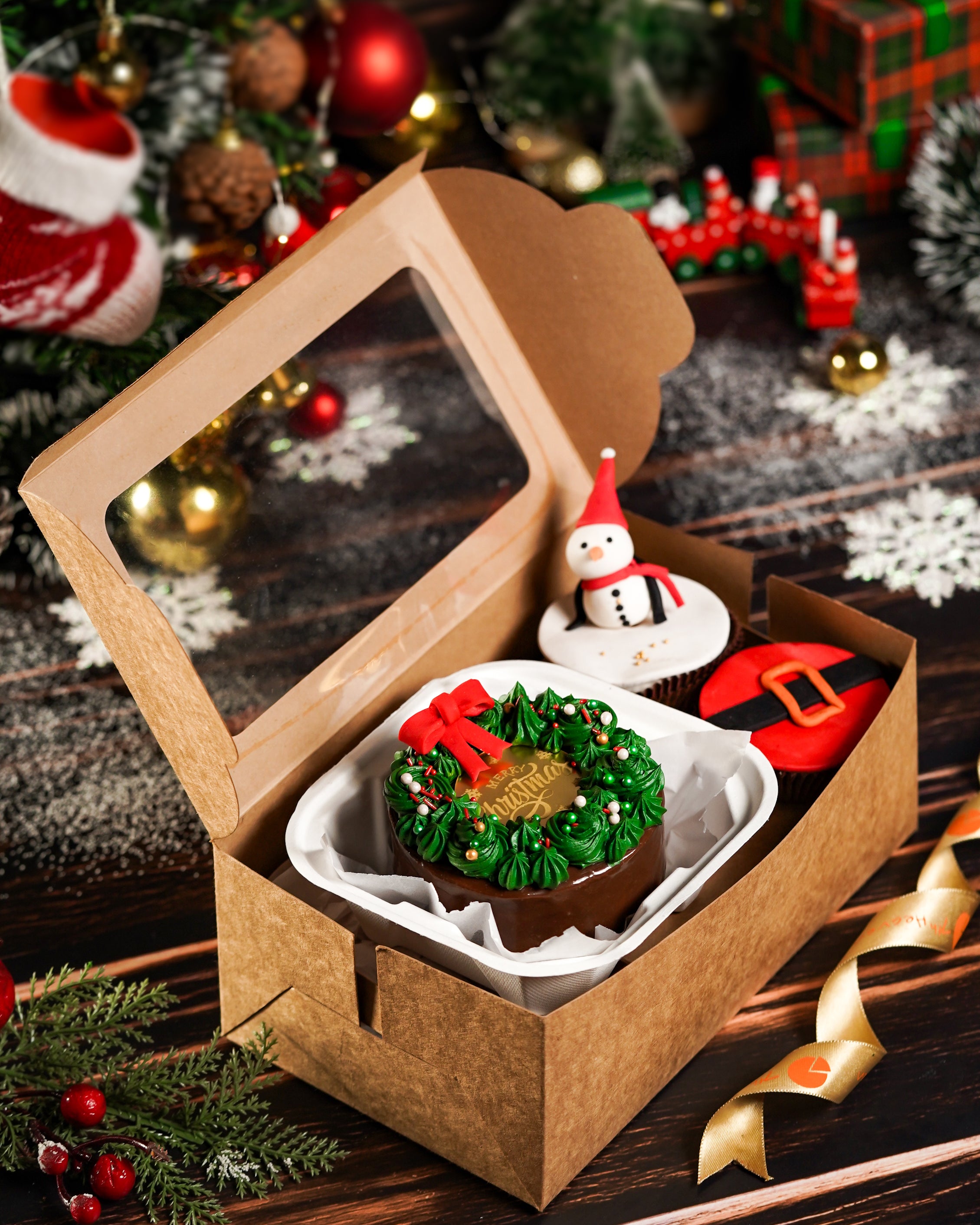 Bento Festive Duo (Bento cake + 2 large cupcakes ) – 7th Heaven Bakery UK